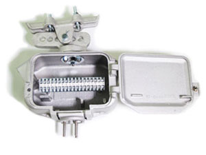 10045 – Tri-Stud Hanger for Disconnect – Continental Signal Equipment